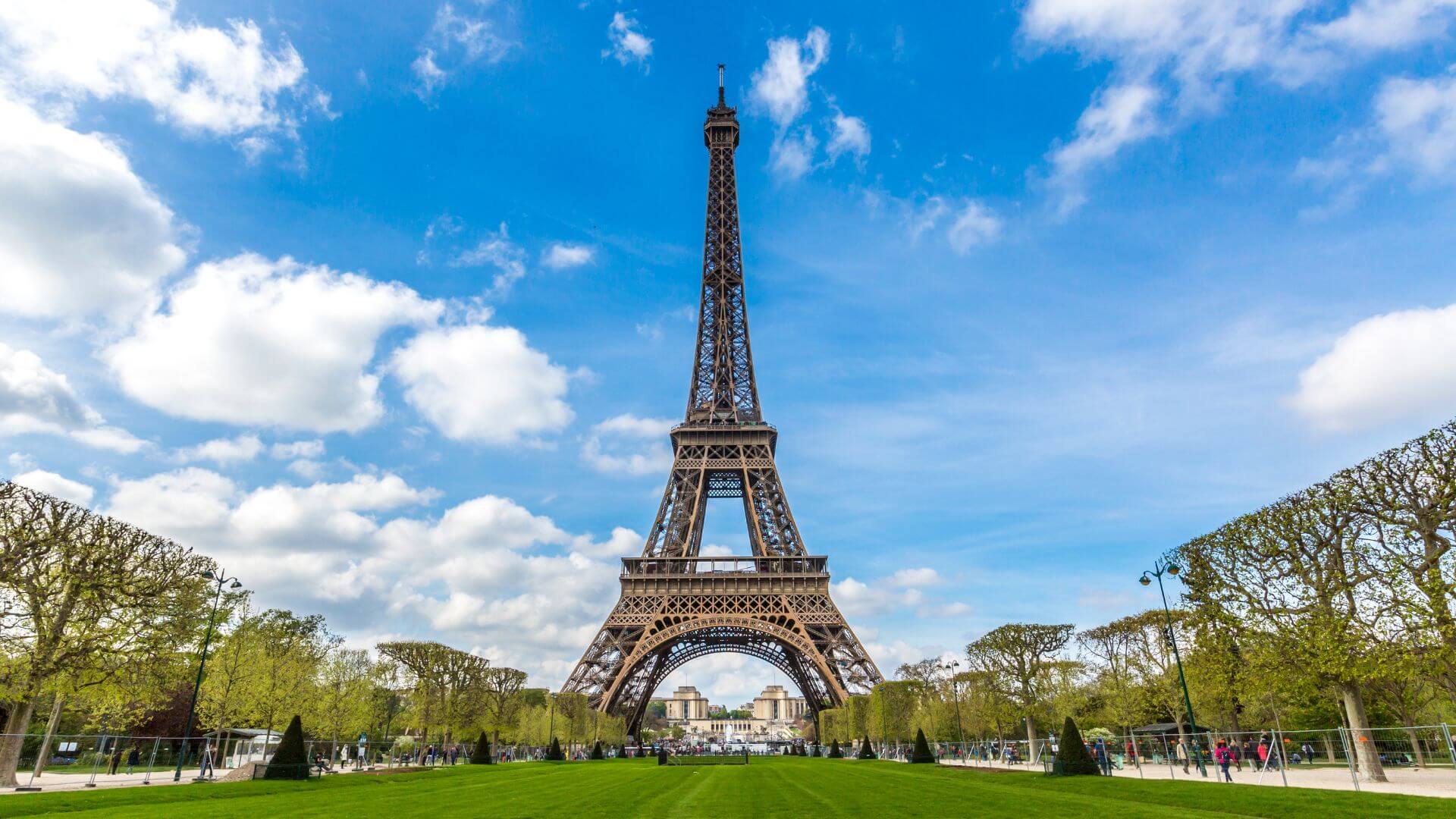 Brawoliner Relined The Eiffel Tower